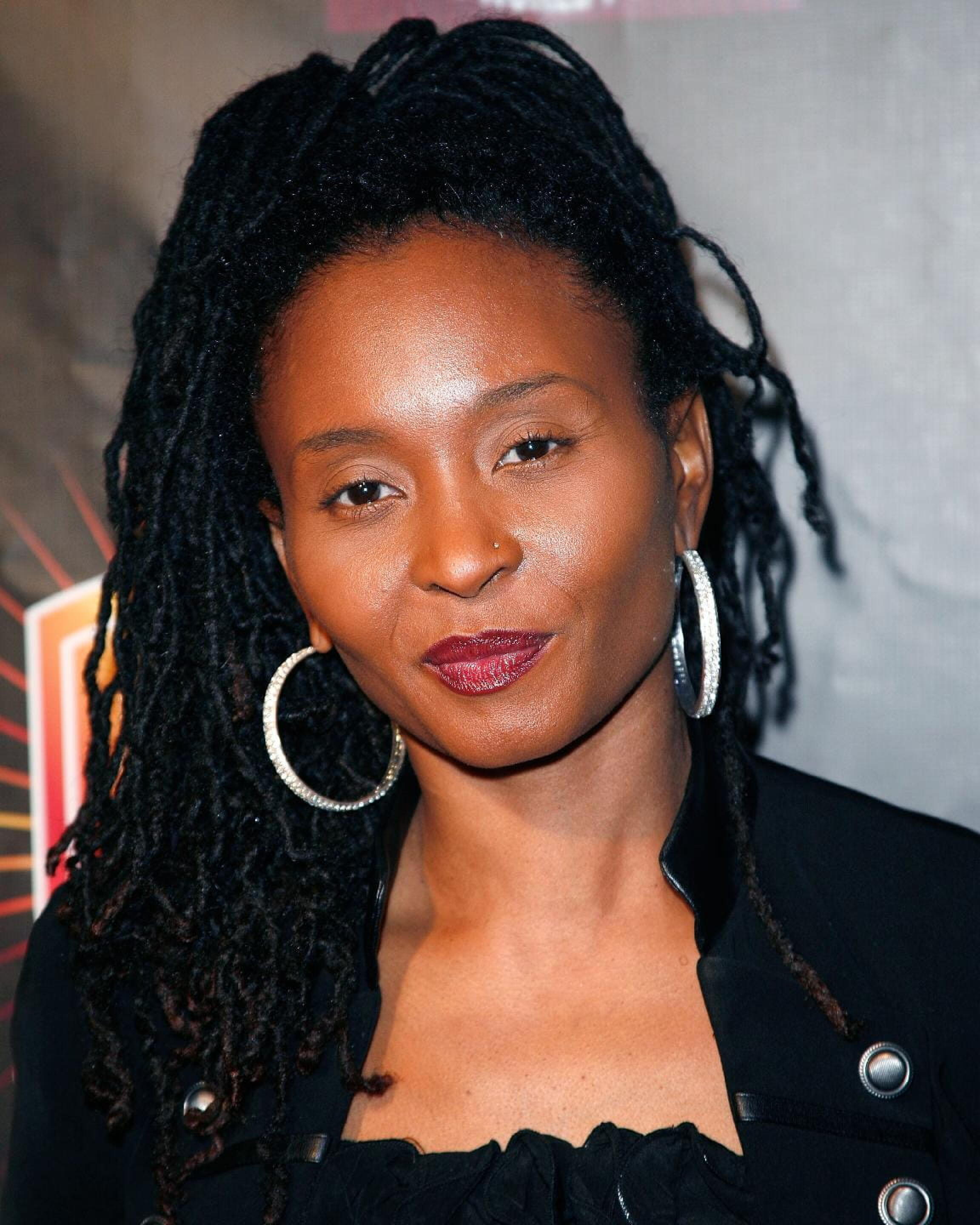 Dee Barnes, pionnière du journalisme rap et victime de Dr Dre - Radio Nova