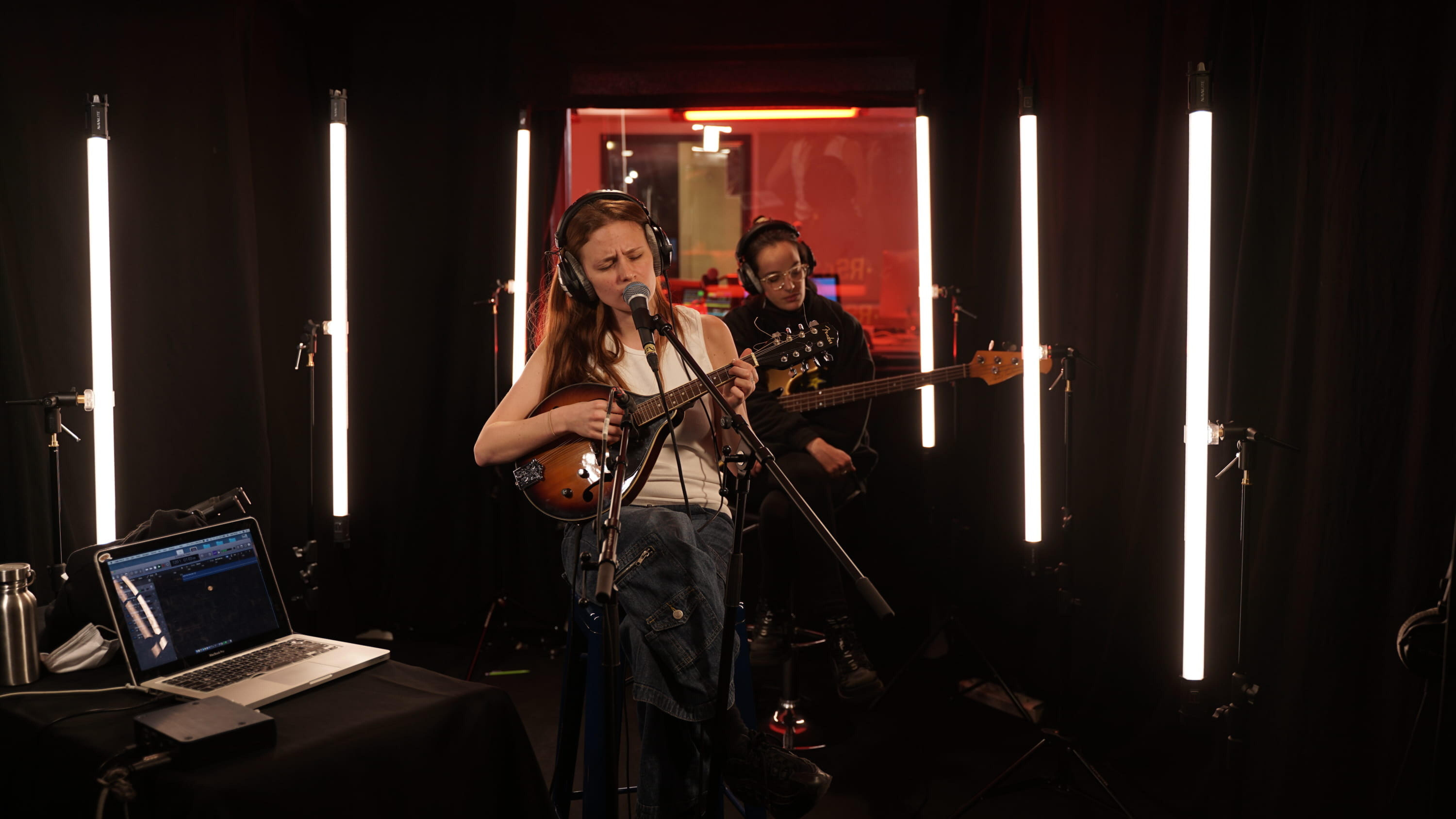 Anna Majidson en live dans "Chambre noire" - Radio Nova