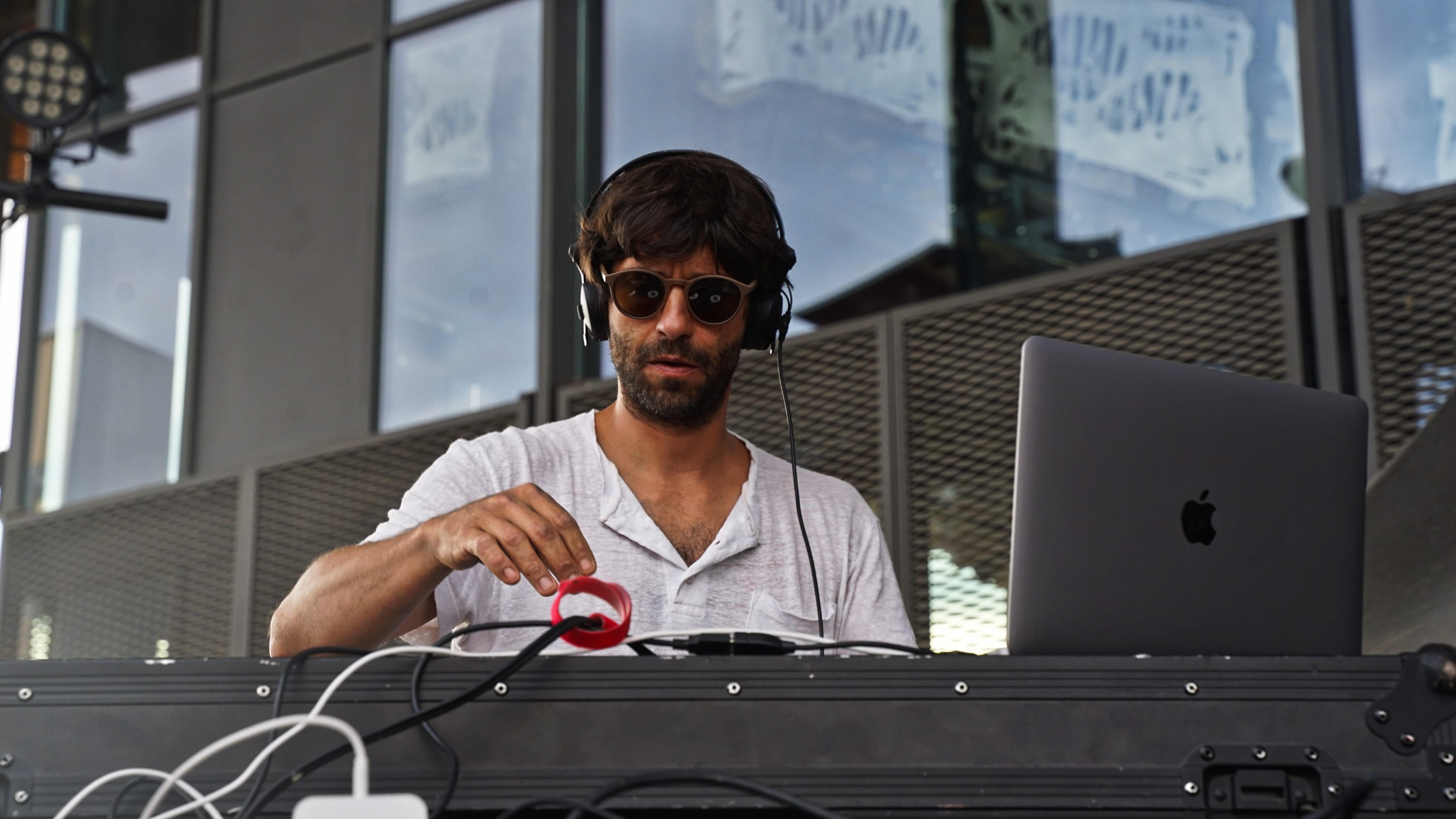 La Grande Tournée #30 : à Toulouse, des machines, les lives de Julii ...