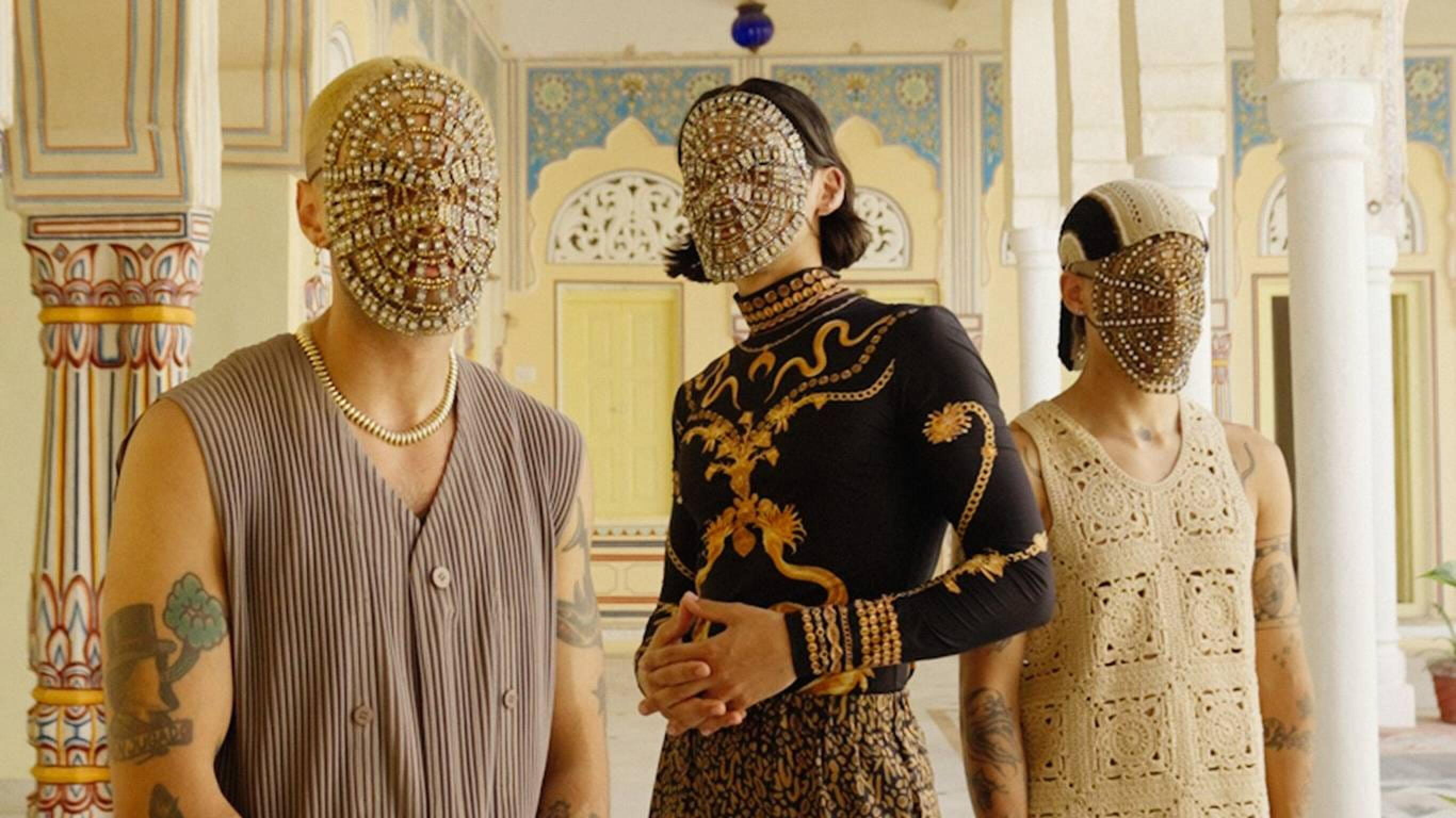 Glass Beams réveille le serpent qui sommeille en nous