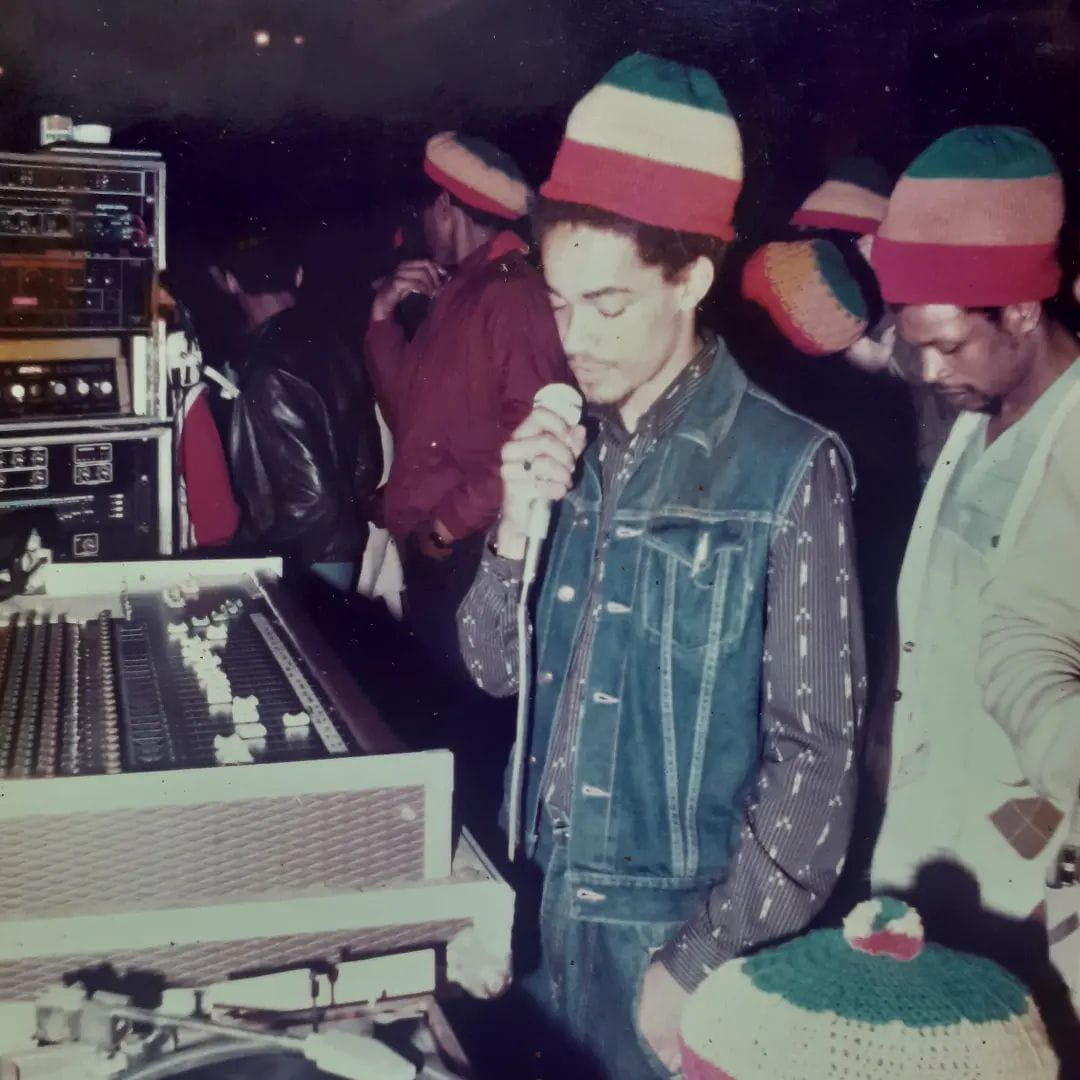 Manudigital et le MC Brother Culture en session soundsystem - Radio Nova