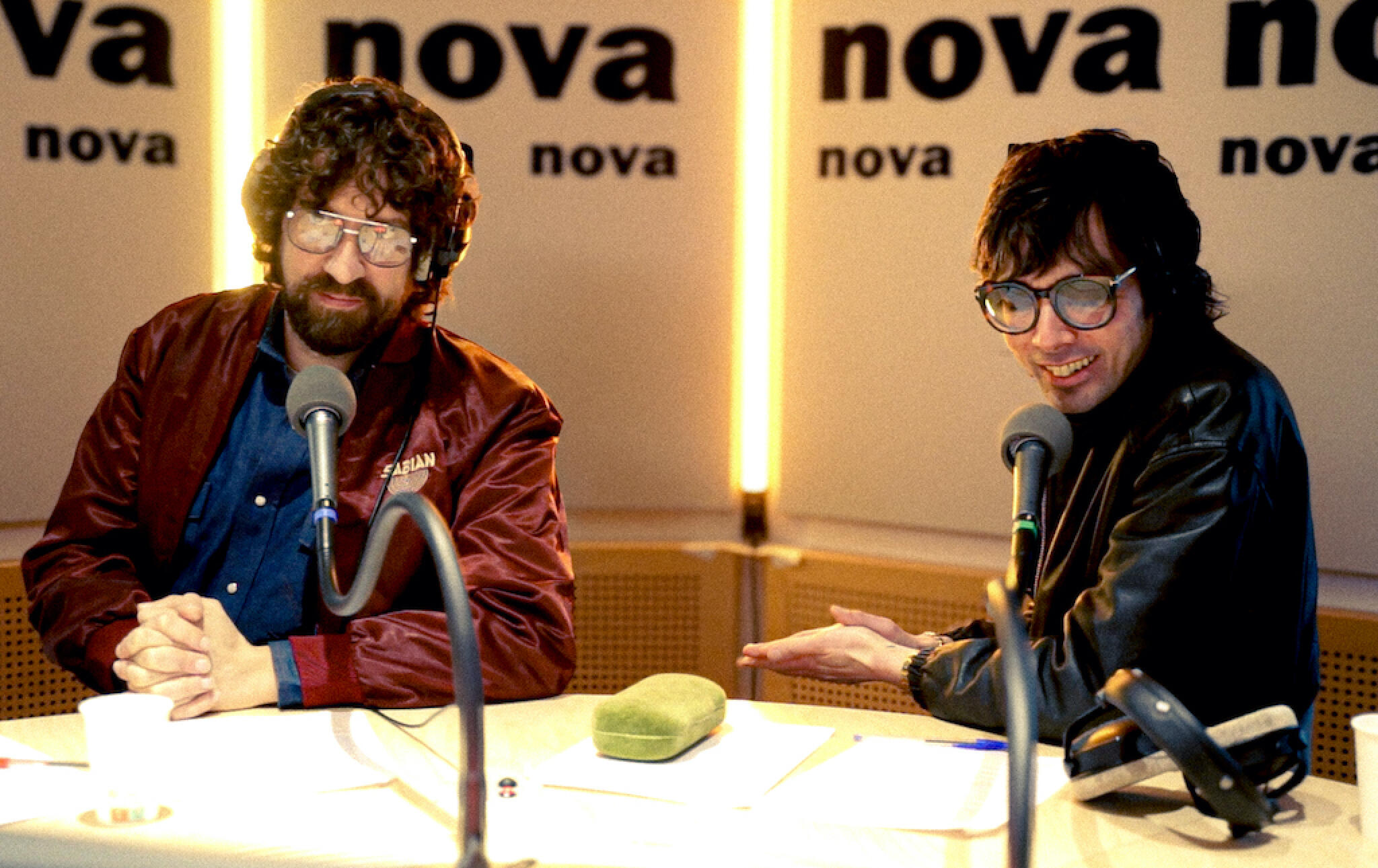 Justice pirate Radio Nova... et passe la journée à l'antenne - Radio Nova